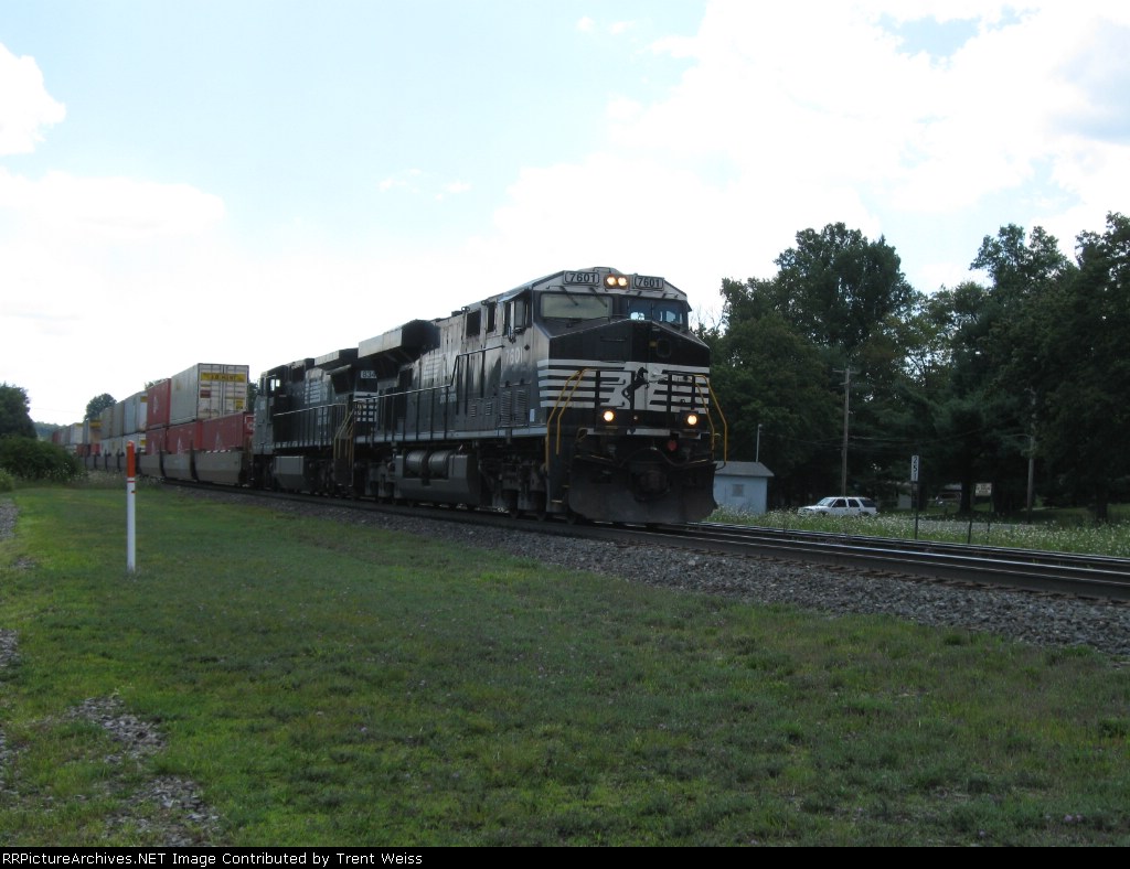NS 7601 leads doublestack
